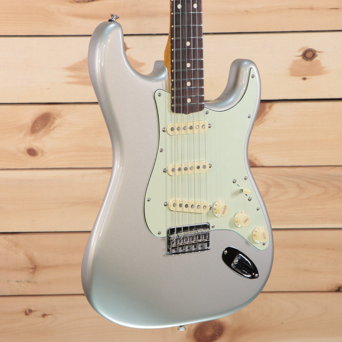 Fender Robert Cray Stratocaster - Inca Silver – Righteous Guitars